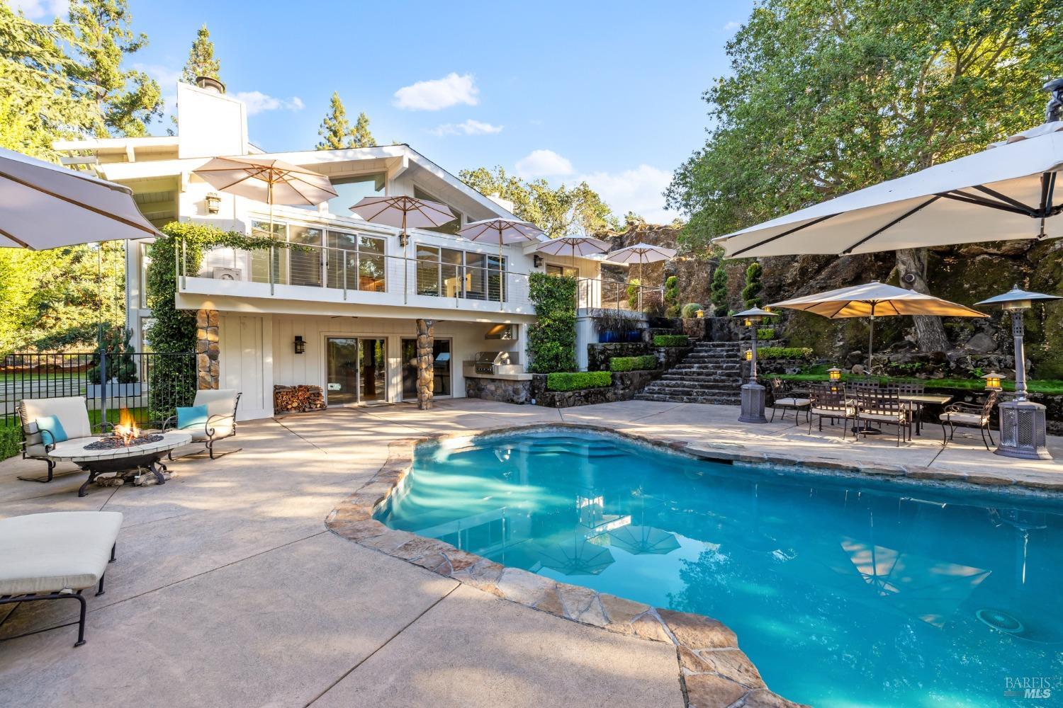 2710 Hillcrest Drive