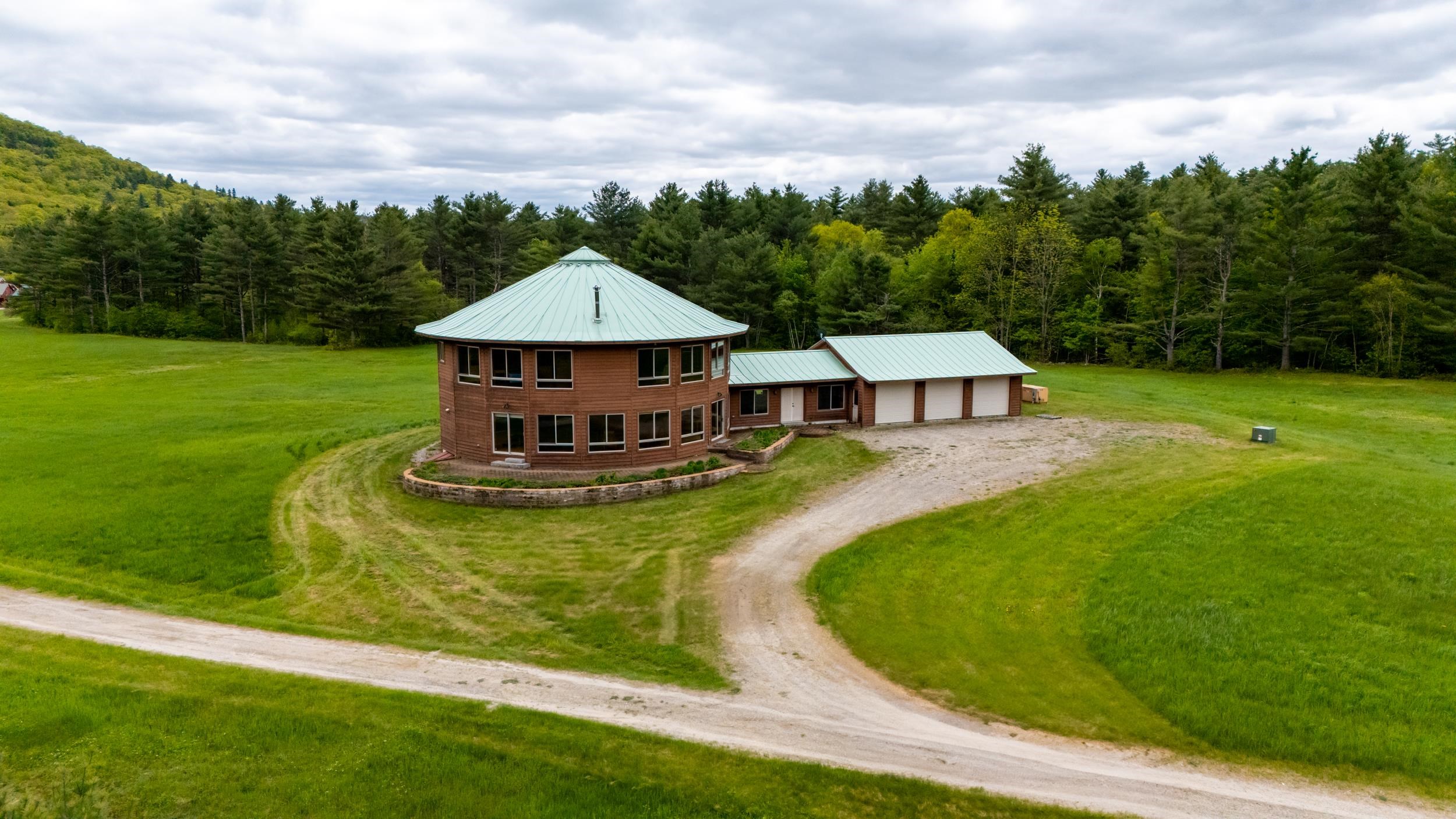 2222 Main Road | Pinkham Real Estate