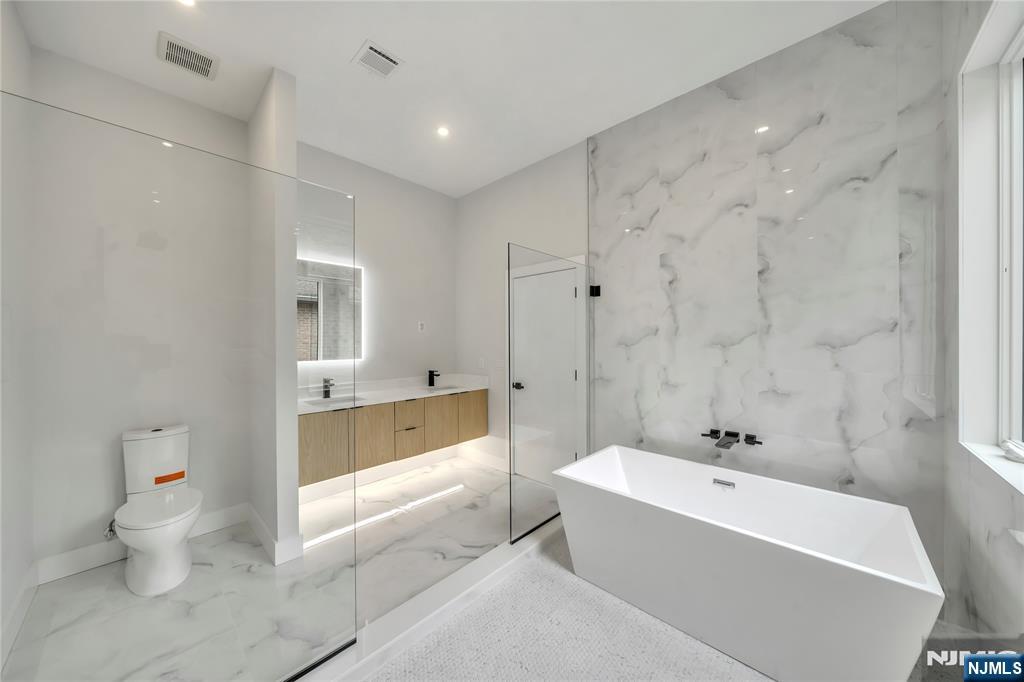 530 Roff Avenue B | Ridgeco Properties | Bergen County’s Premier ...