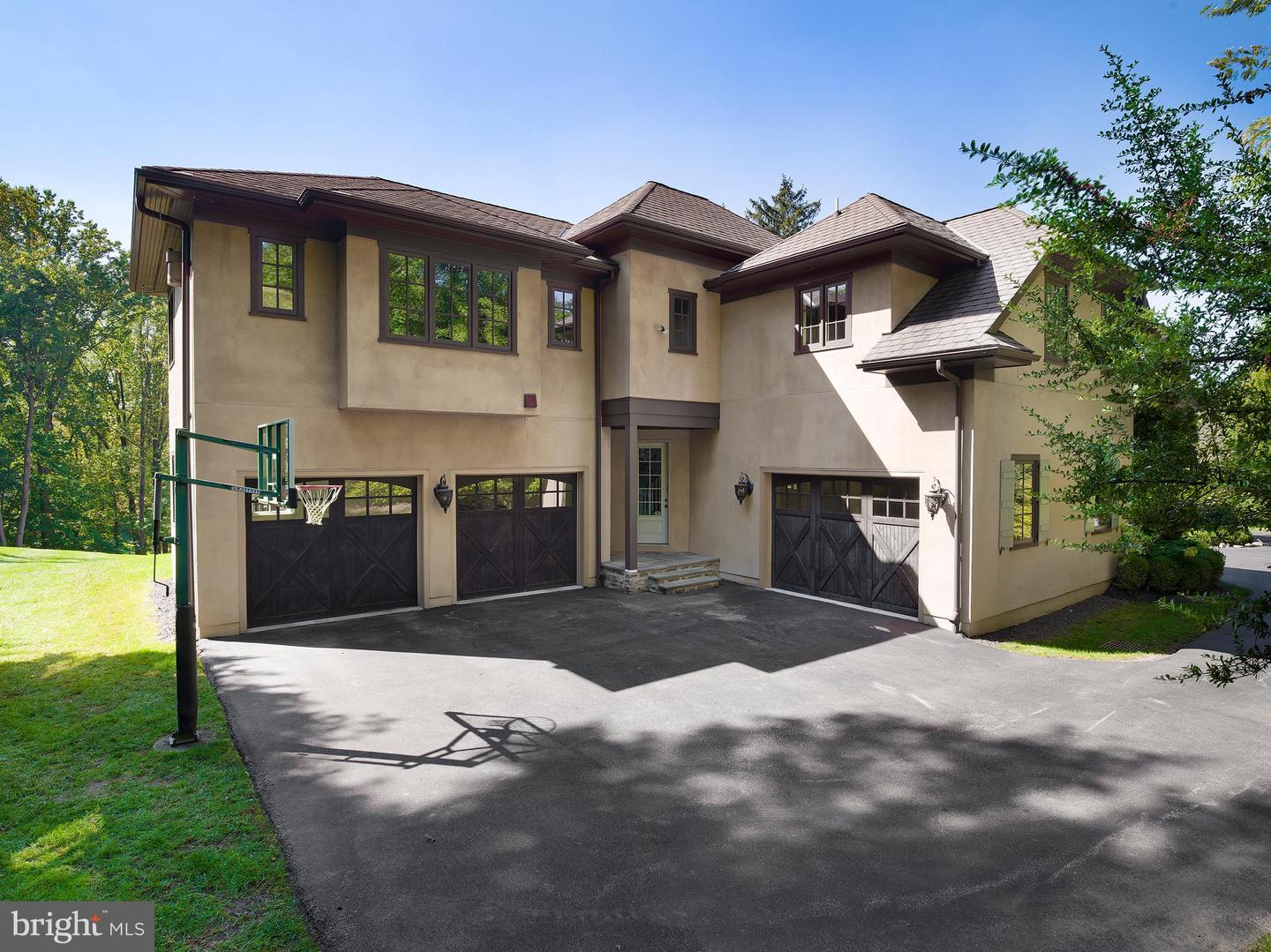 1221 Limberlost Ln | The Robin Gordon Group