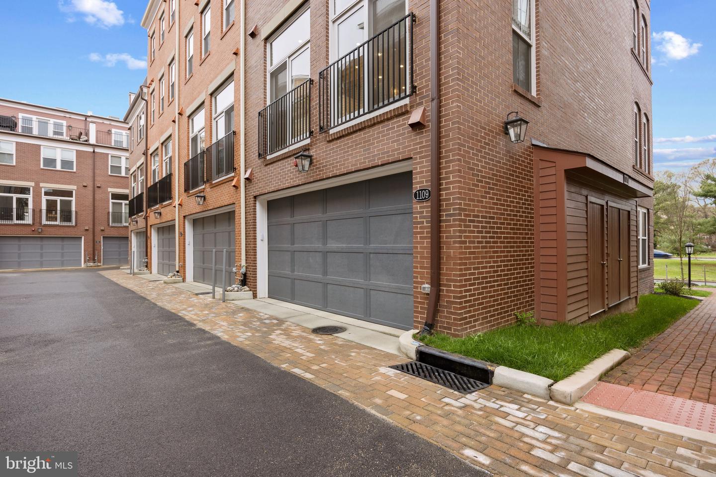 1109 E Abingdon Dr | The Patterson Group | Alexandria Real Estate Team