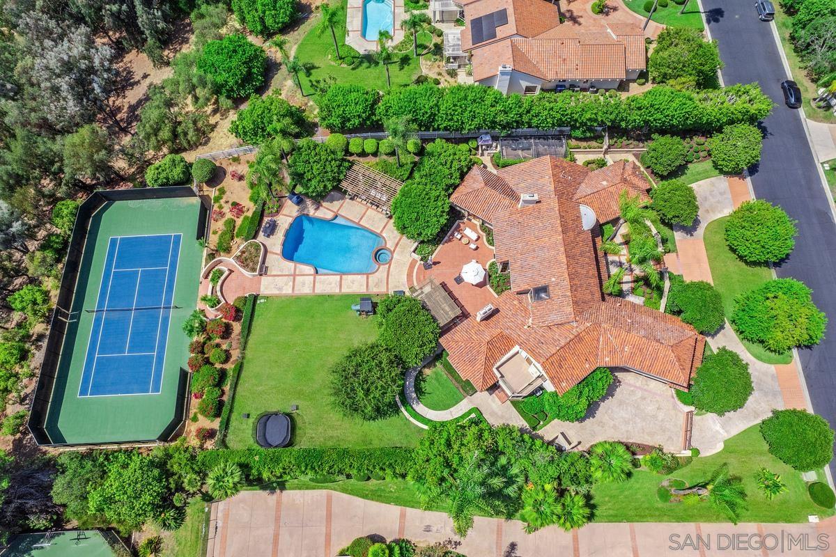 Laura Barry Luxury Estates | Rancho Santa Fe Real Estate