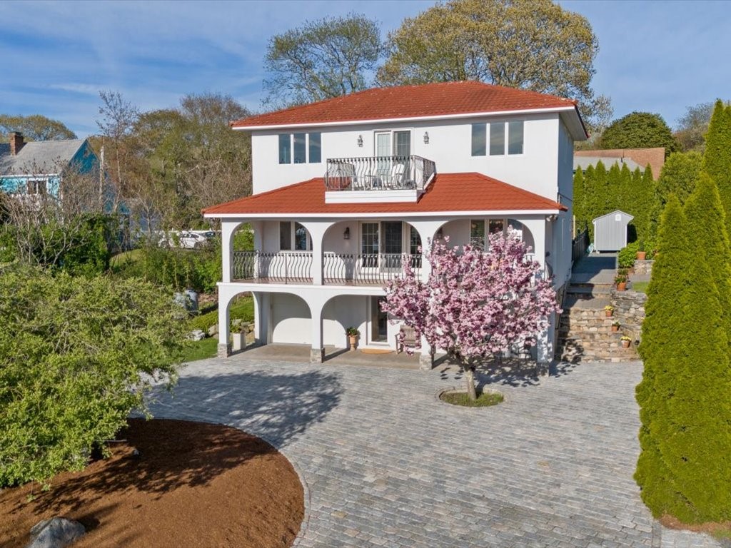 168 Seaside Drive | Real Estate Listing | Mansions & Manors