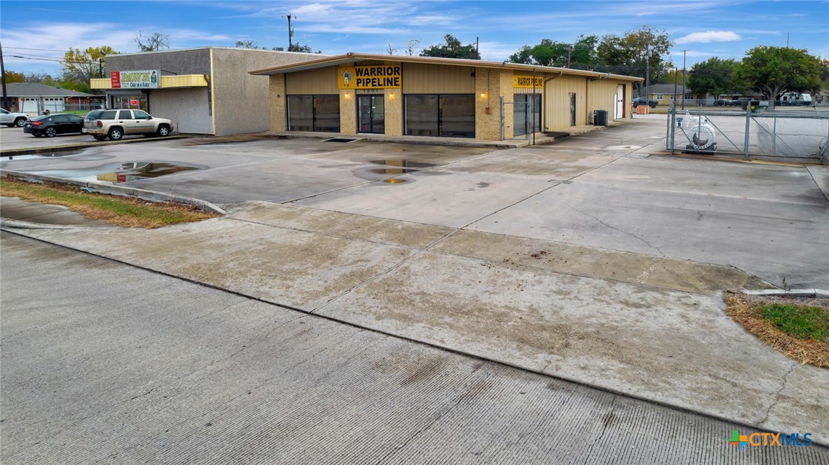 1801 Sam Houston Drive