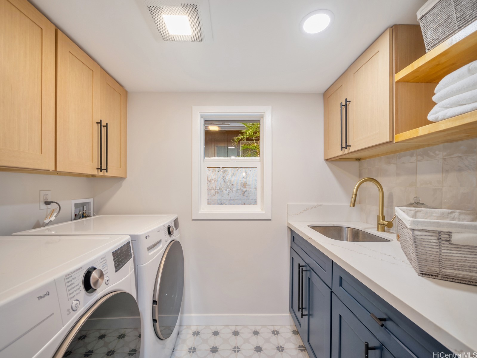 633 Kaha Street | Sean Yano