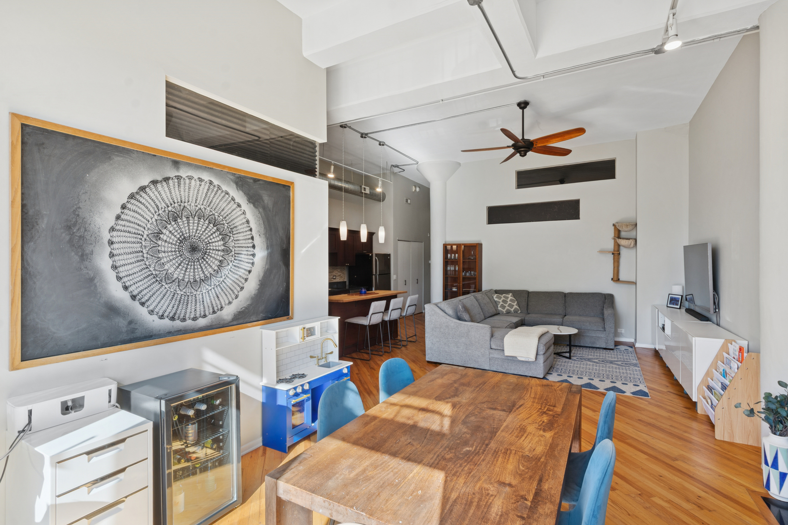 1801 W Larchmont Avenue Unit: 310