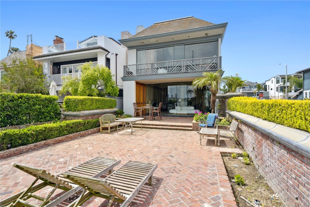 1300 E Balboa Boulevard