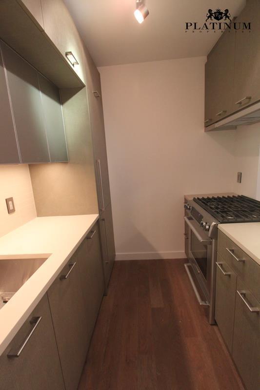 225 Rector Pl Unit: 11S