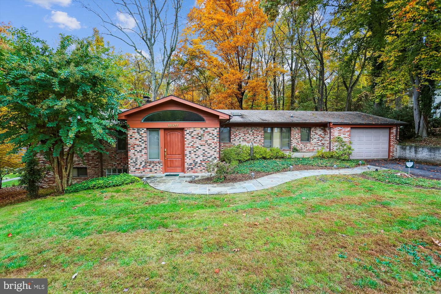 10427 Windsor View Dr