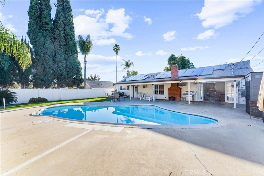 2212 N Derek Drive
