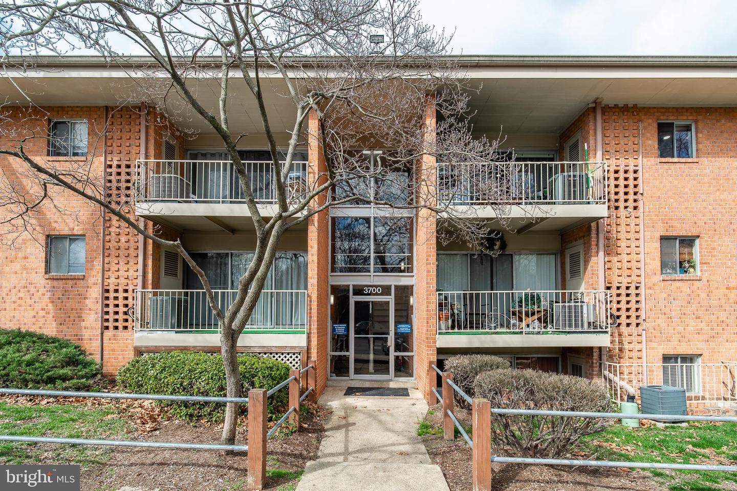 3700 N Rosser St #203 | Keri Shull Team