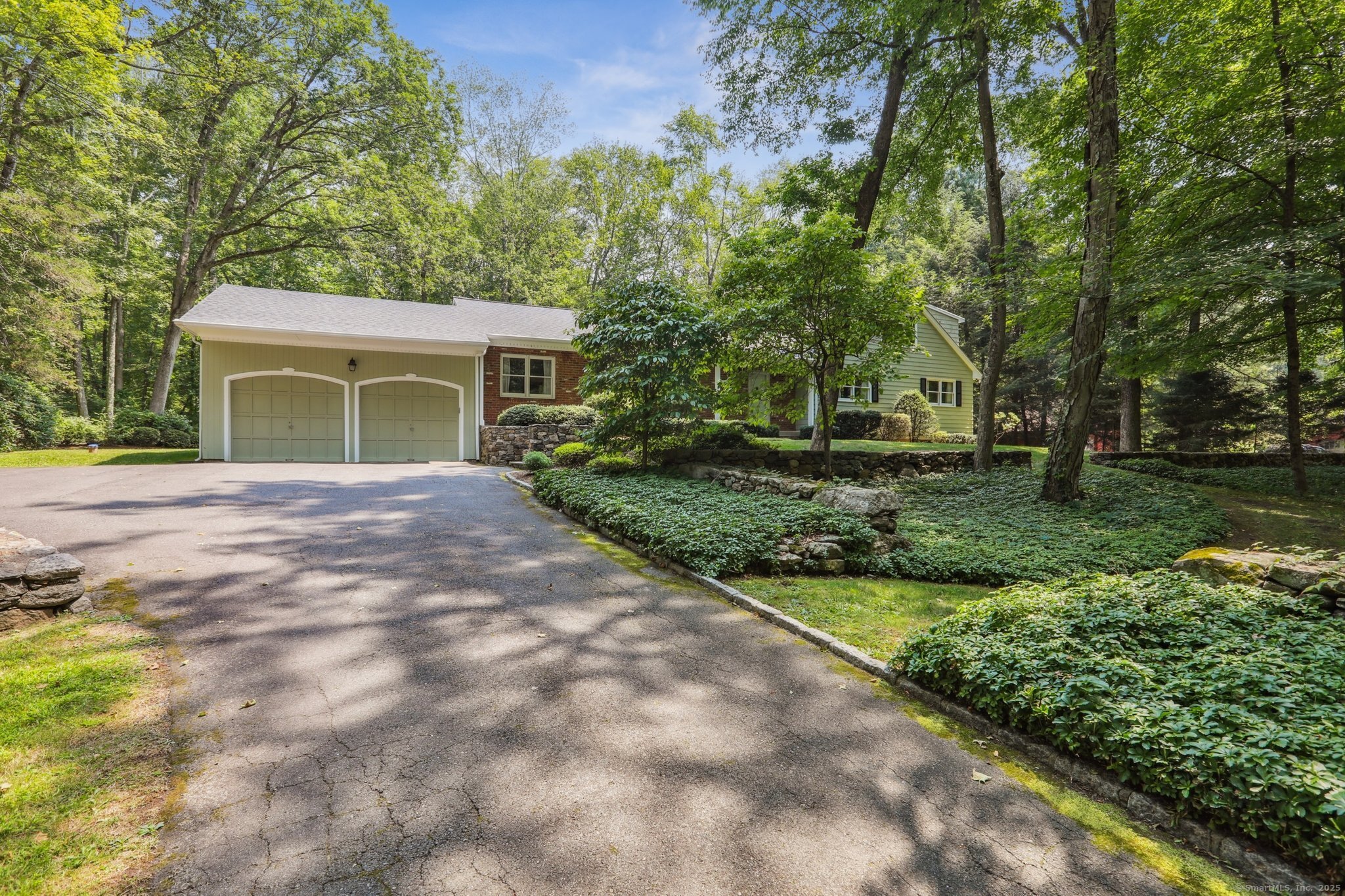 20 Winding Brook Lane