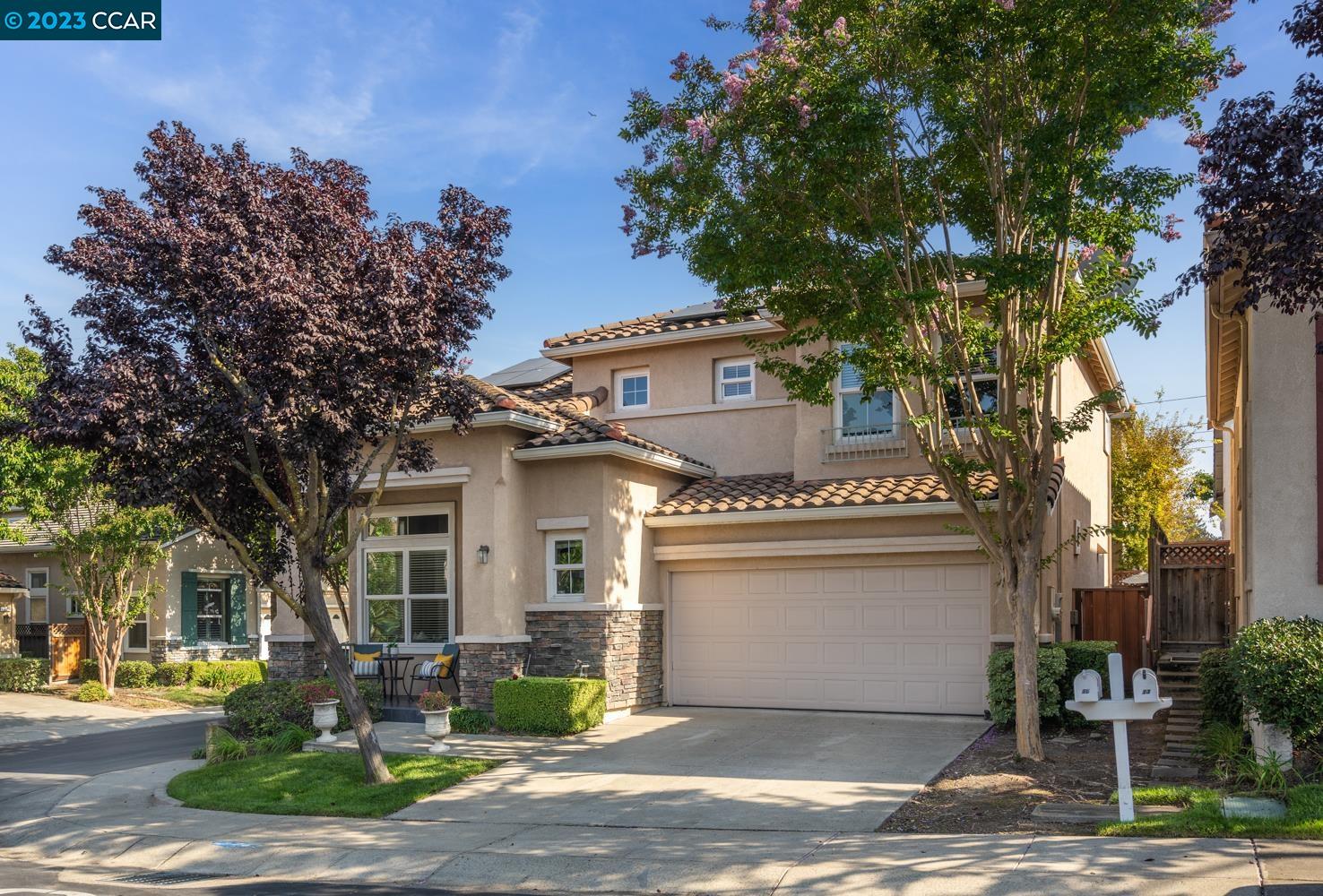 15 Poppy Hills Ln